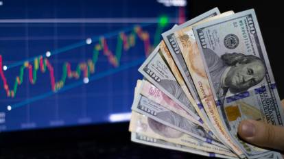 İngiliz medyası yazdı: "Kamu bankaları TL'yi tutmak için 8 milyar dolar ...